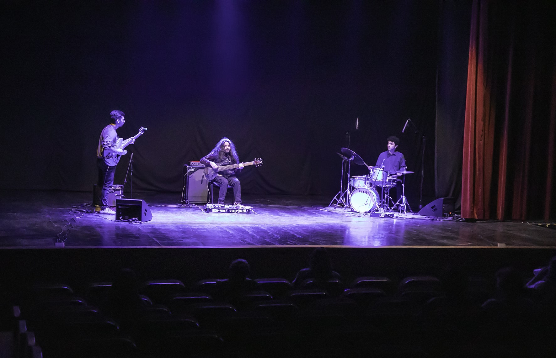 Sebastián Reyes Trío en Campus USM San Joaquín - Universidad Técnica ...